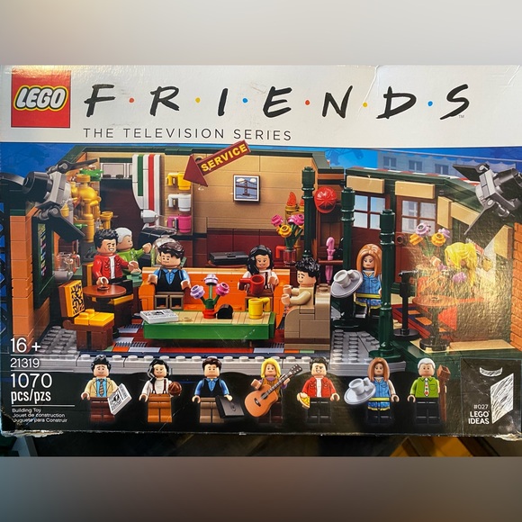 Lego | Toys | Lego Central Perk Friends 2319 | Poshmark